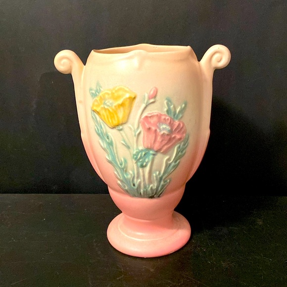 hull | Accents | Vintage Hull Art Pottery Poppy Vase 668 Pastel Pink ...